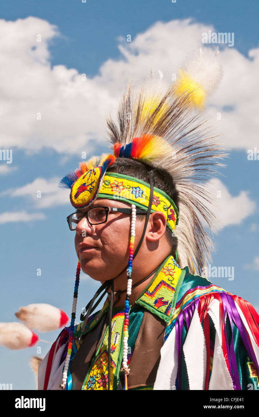 Blackfoot man in traditional regalia, Siksika Nation Pow-wow, Gleichen ...