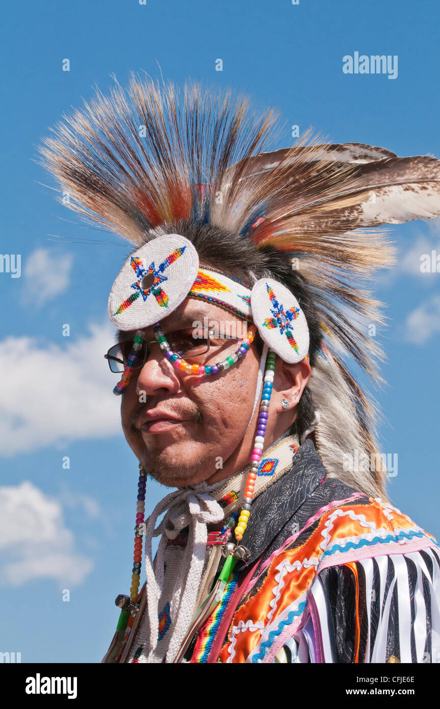 Blackfoot man in traditional regalia, Siksika Nation Pow-wow, Gleichen ...