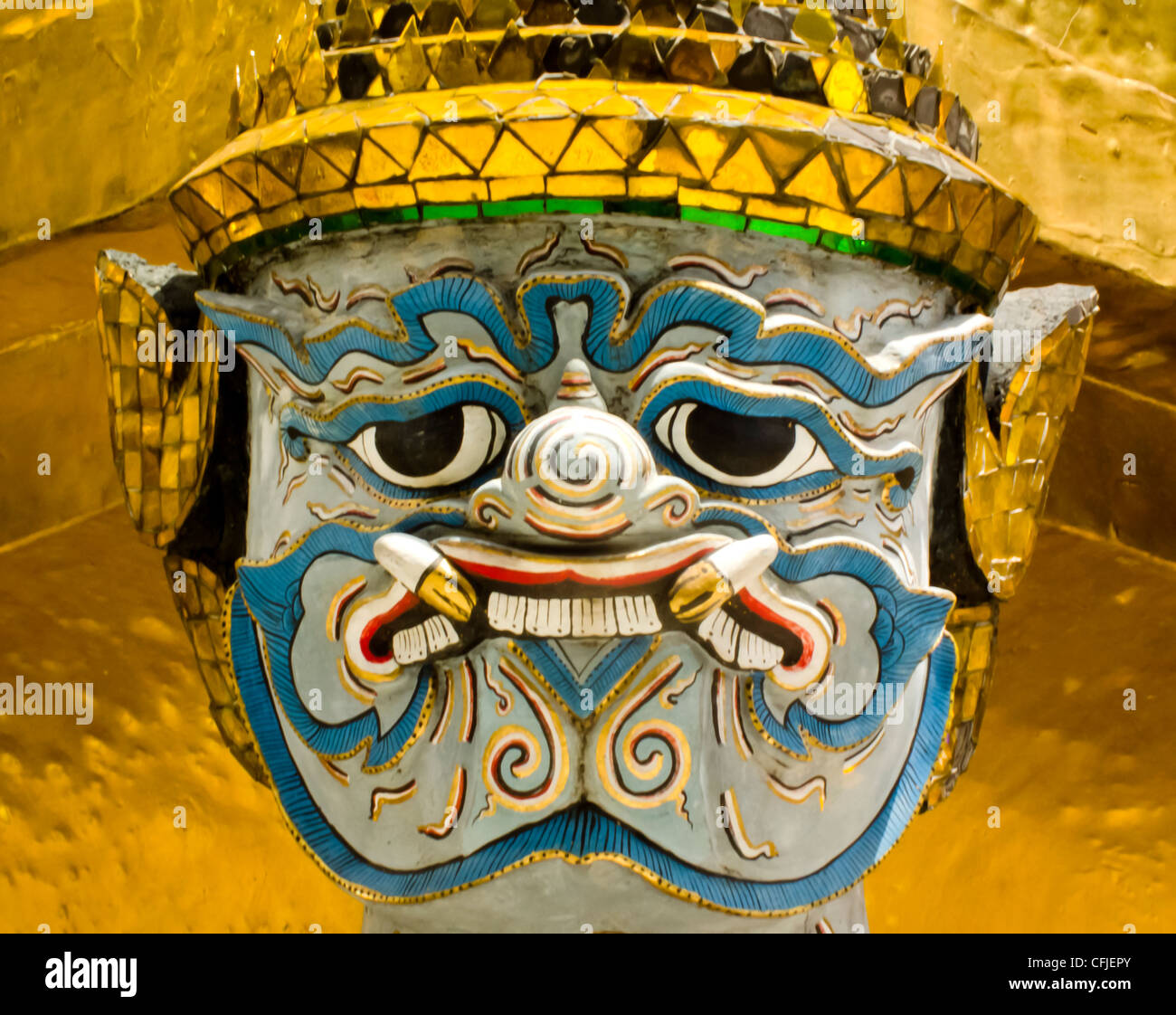 Face Guardian statue at the temple Stock Photo - Alamy