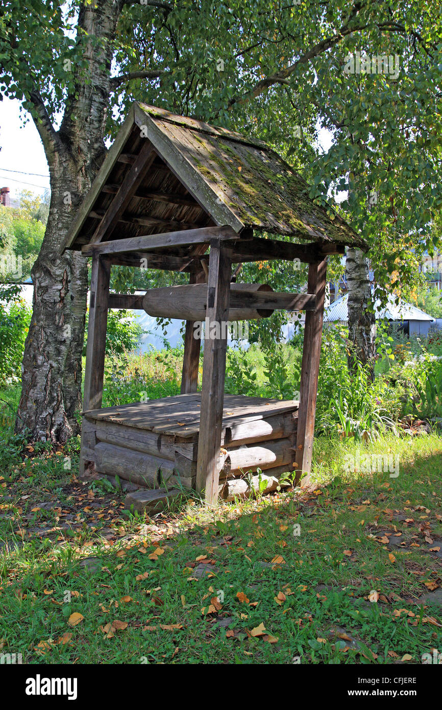 Tree pit hi-res stock photography and images - Alamy