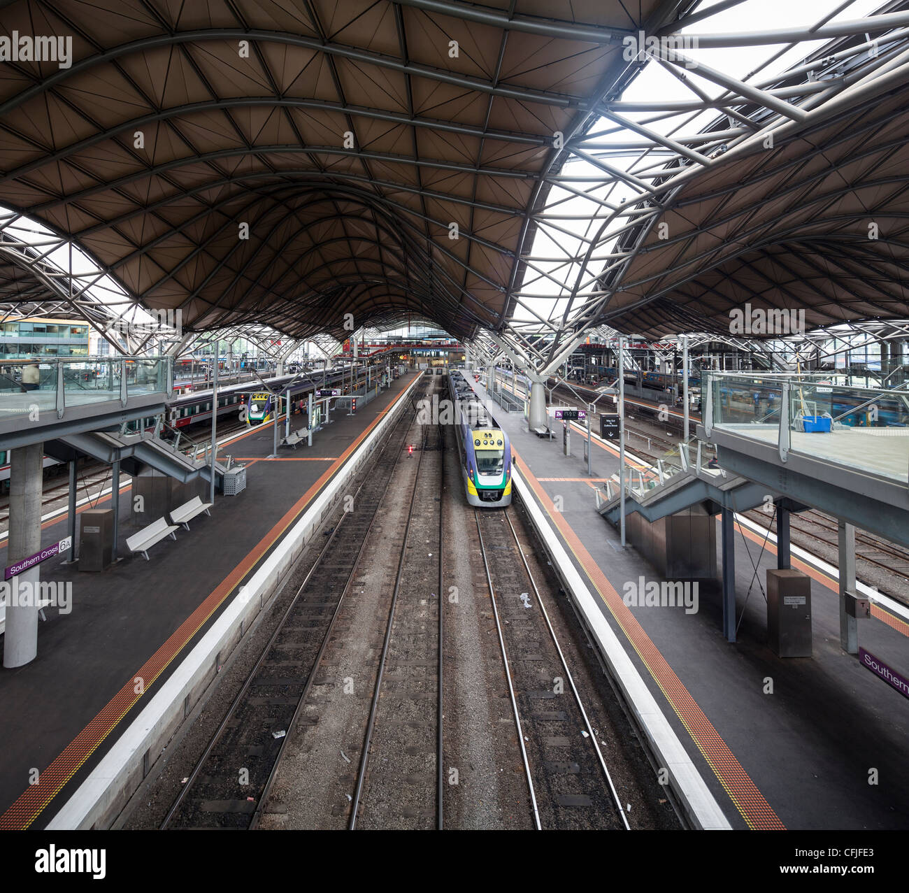 Southern cross station roof formerly hi-res stock photography and ...
