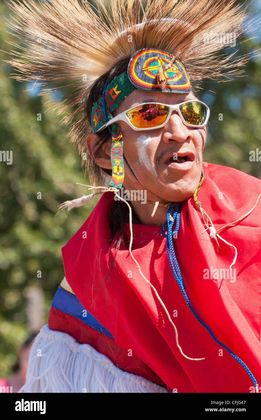 Elder canadian aboriginal man hi-res stock photography and images - Alamy