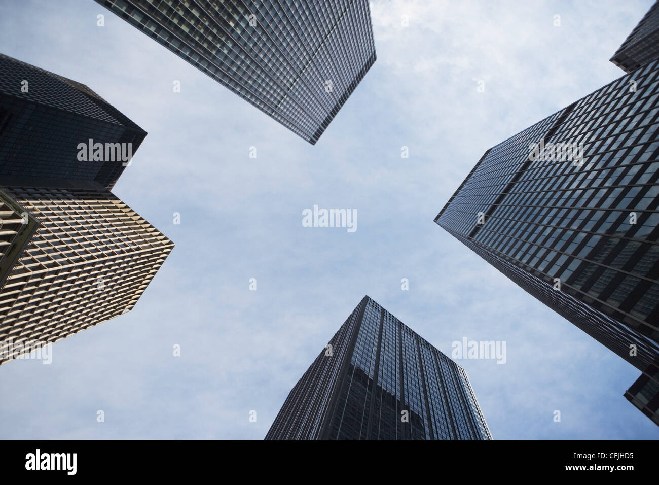 Skyscraper low angle building hi-res stock photography and images - Alamy