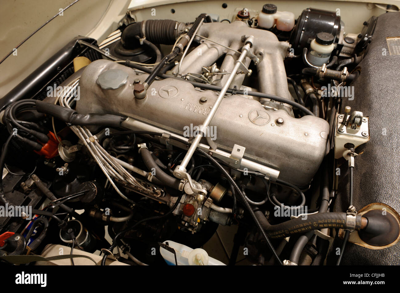 Mercedes benz 230 sl convertible hi-res stock photography and images ...