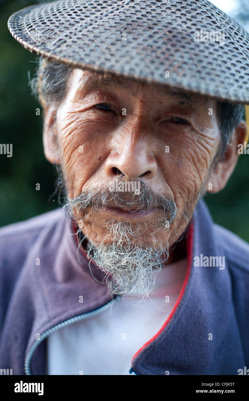 Bhutanese man bhutan asia hi-res stock photography and images - Alamy