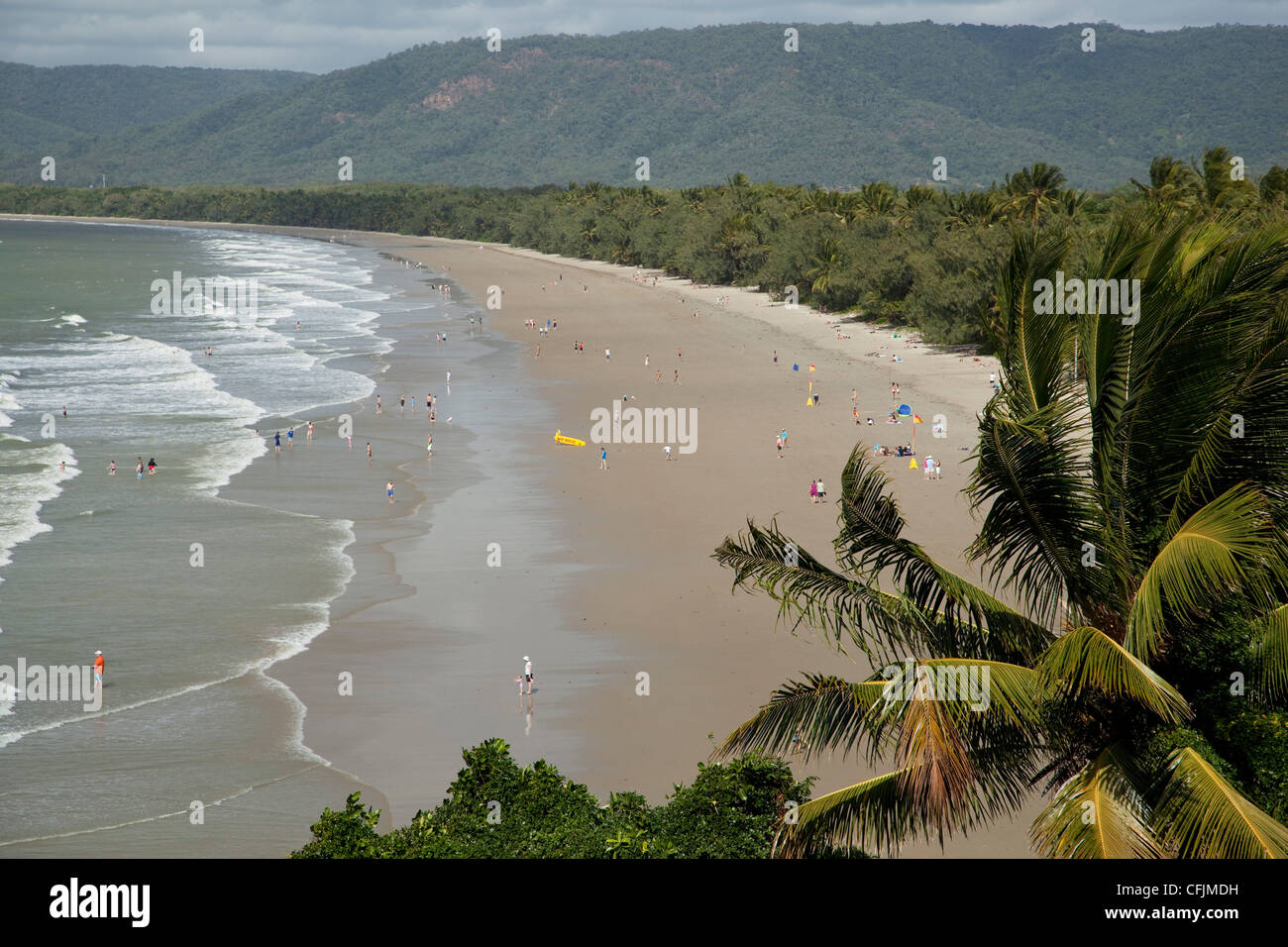 Four mile beach port douglas australia hi-res stock photography and ...