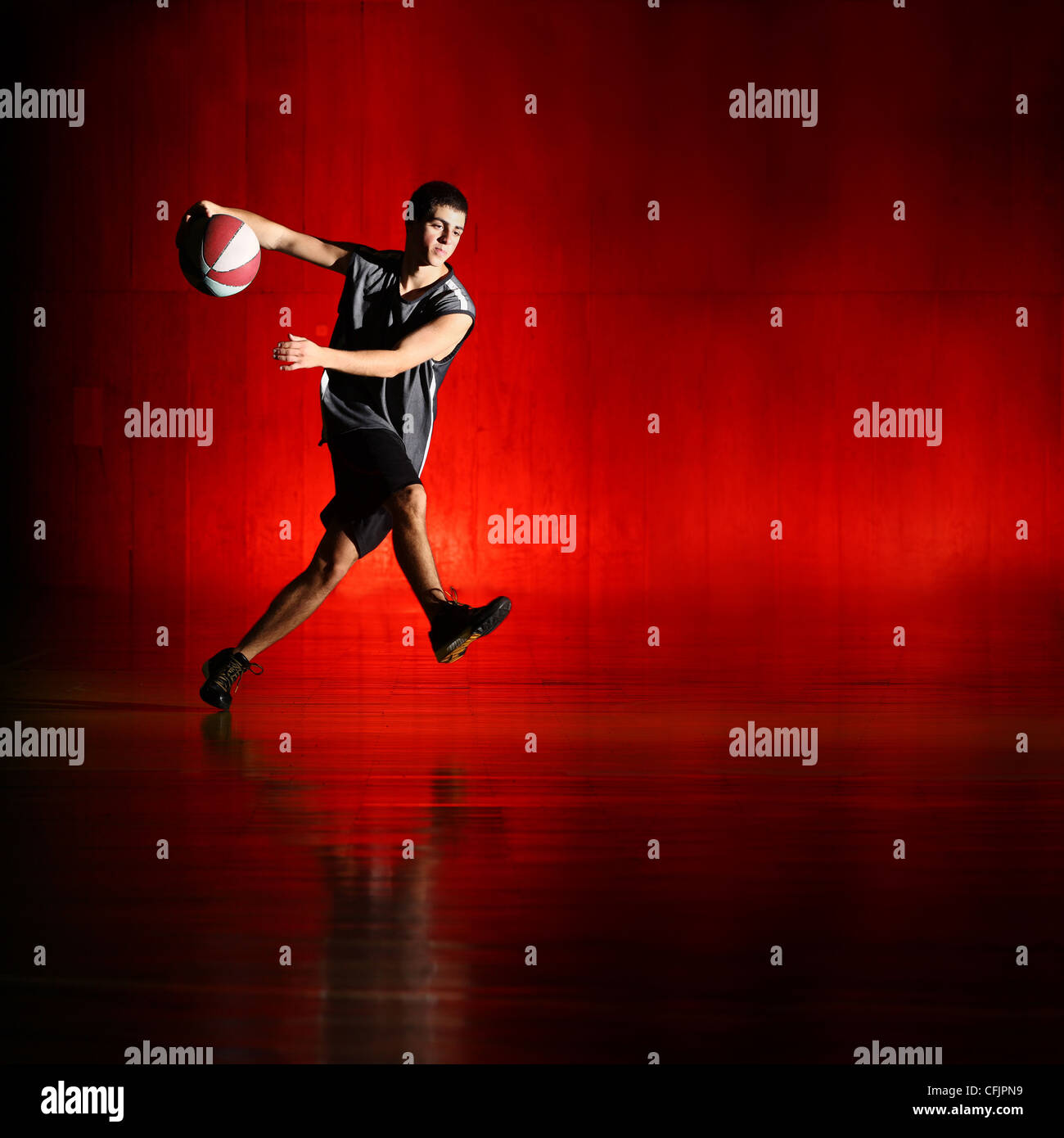 Black teen dribble basketball hi-res stock photography and images - Alamy