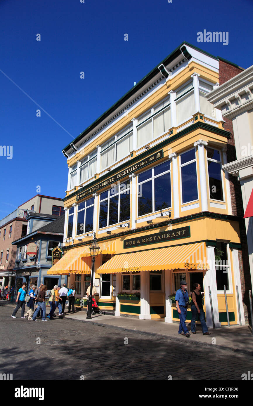 Thames street newport rhode island hi-res stock photography and images ...