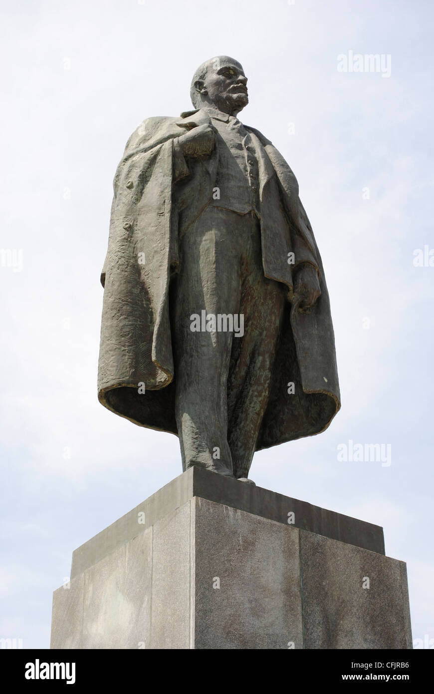 Communist lenin statue hi-res stock photography and images - Alamy