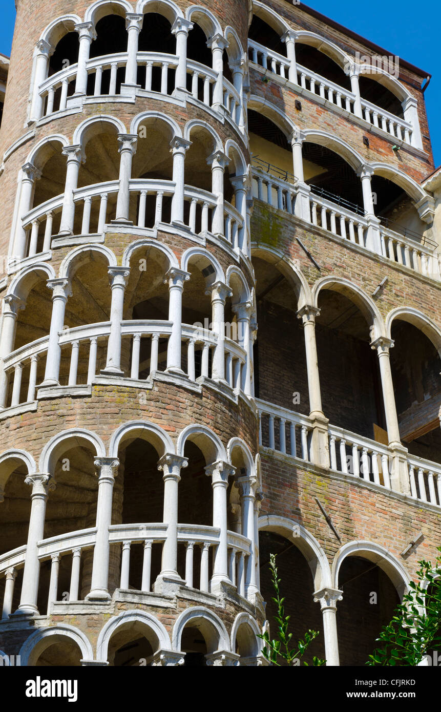 Scala Contarini del Bovolo (Snail Staircase), Veneto, Italy, Europe ...
