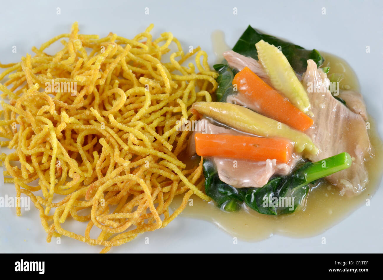 Thai style fried noodle with sauce hi-res stock photography and images ...