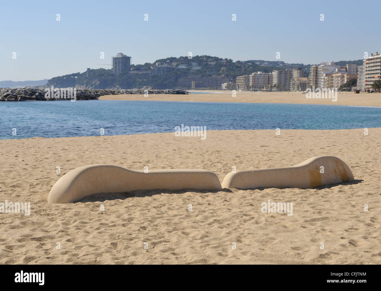 A beach scene on the Costa Brava Stock Photo - Alamy