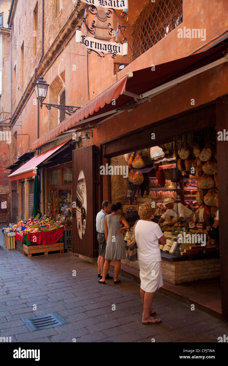 Shops in side street, Piazza Maggiore, Bologna, Emilia Romagna, Italy ...