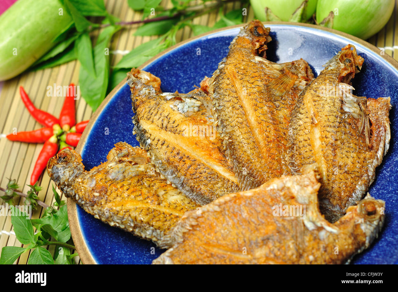 Thai fried fish hi-res stock photography and images - Alamy