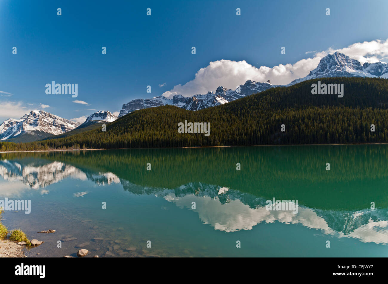 WATERFOWL LAKE, BANFF NATIONAL PARK, CANADIAN ROCKIES, ALBERTA, CANADA ...