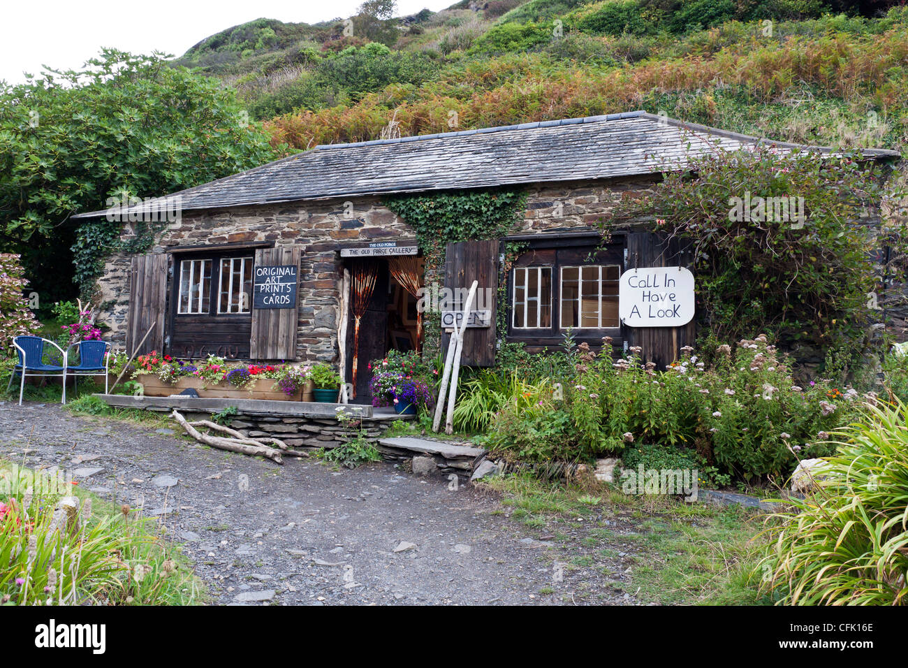 Boscastle cornwall cottage hi-res stock photography and images - Alamy