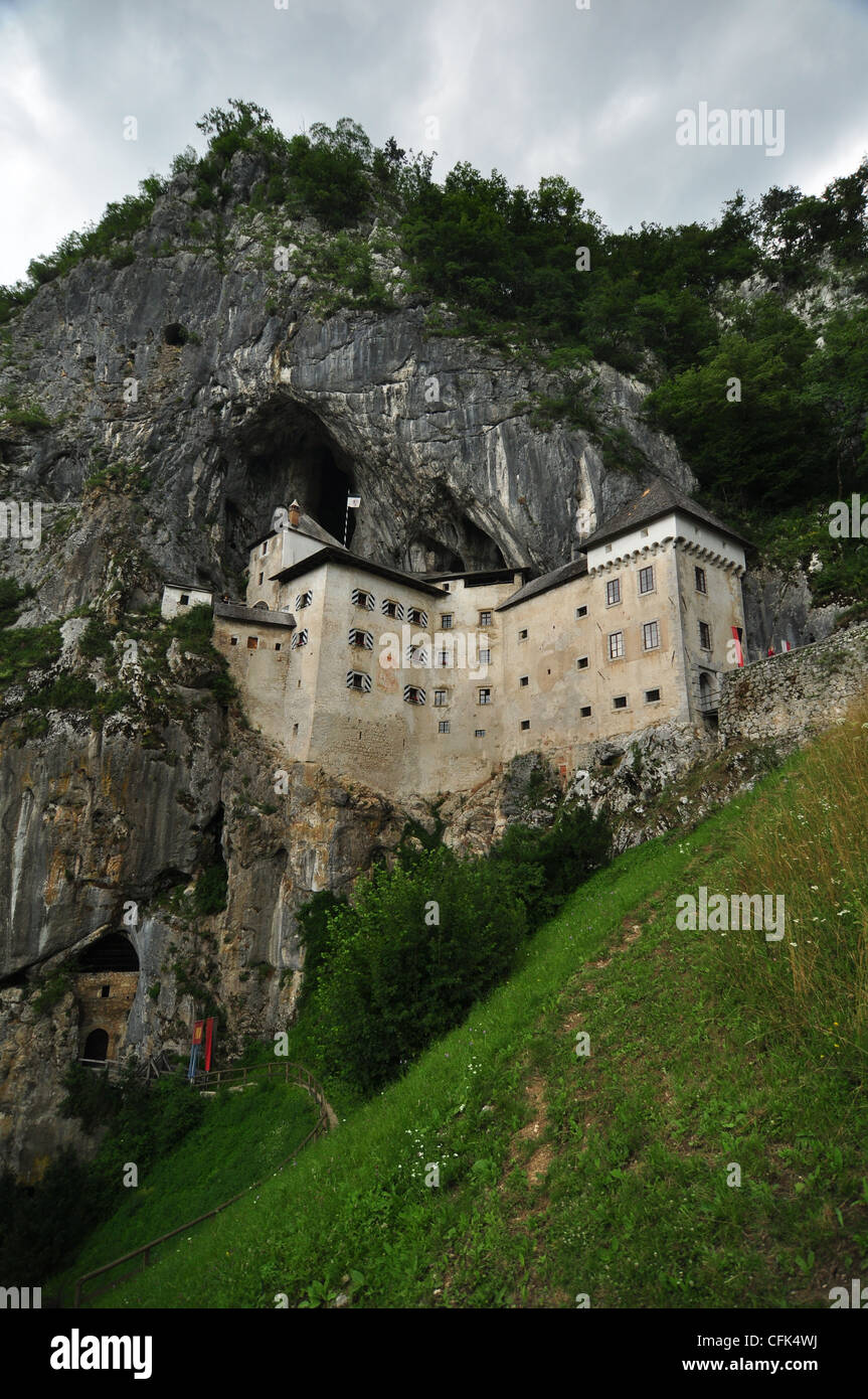 Predjama grad hi-res stock photography and images - Alamy