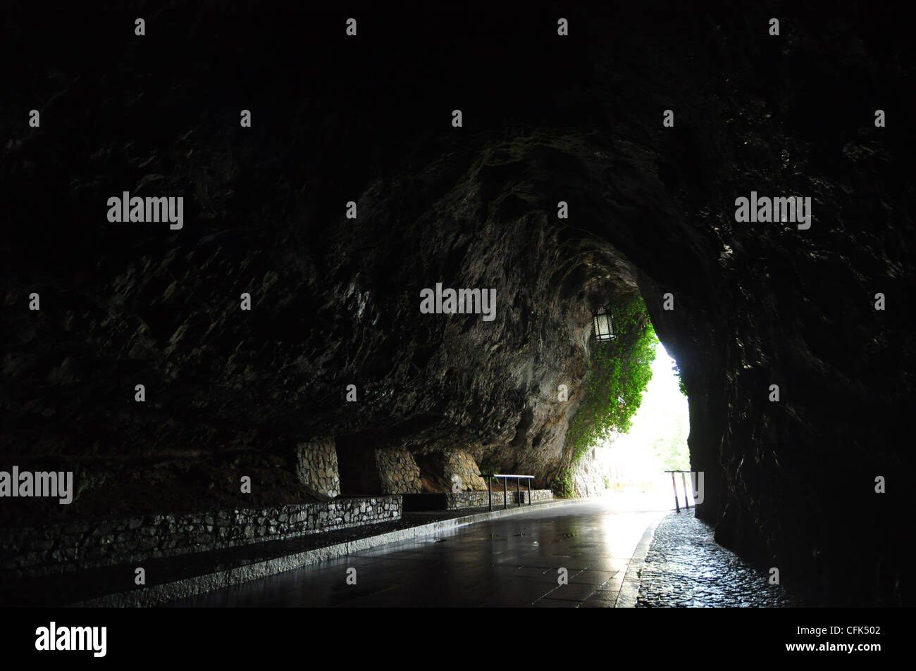 Cave exit hi-res stock photography and images - Alamy