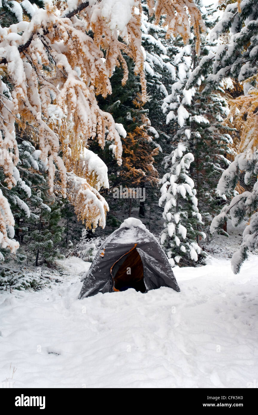 Tourist tent in winter hi-res stock photography and images - Alamy