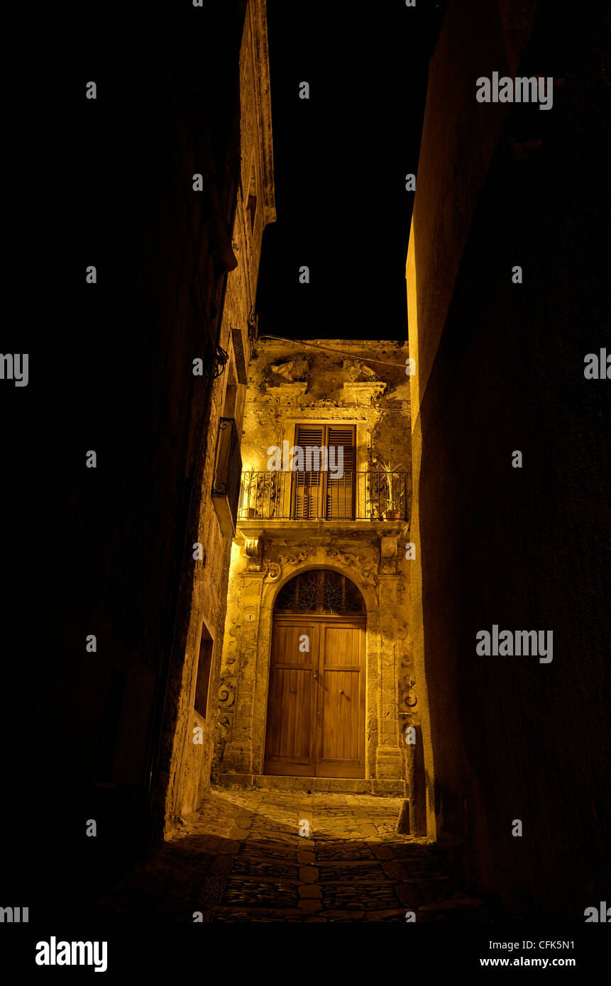 Apartment building night hi-res stock photography and images - Alamy