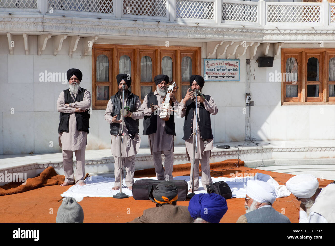 Sikh musicians instruments hi-res stock photography and images - Alamy