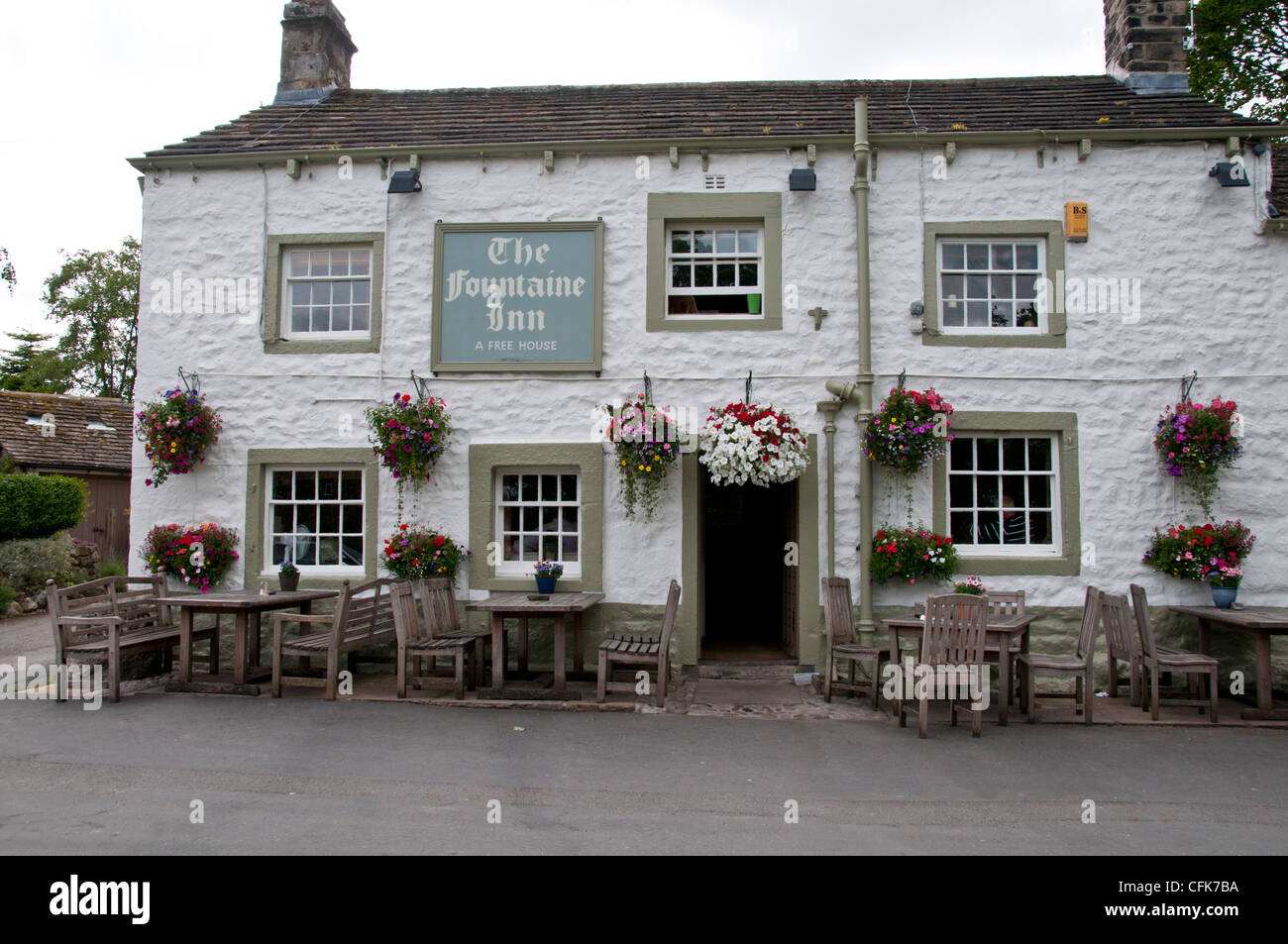 Uk yorkshire wharfedale linton village hi-res stock photography and ...