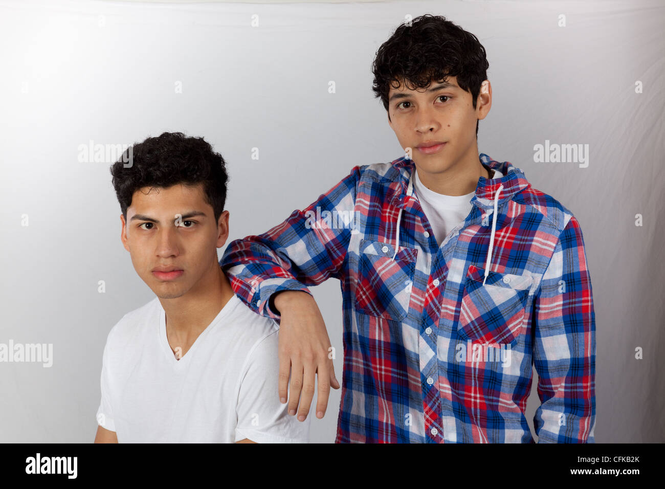 Hispanic brothers hi-res stock photography and images - Alamy