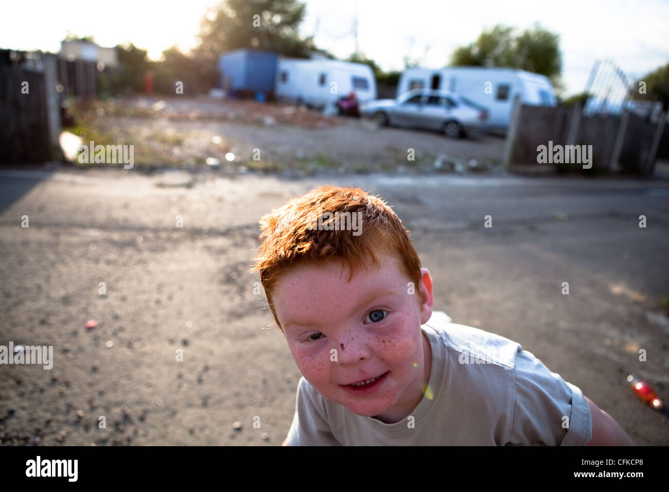 DALE FARM, BASILDON, ESSEX, UK, 16/09/2011. Traveler child plays with ...