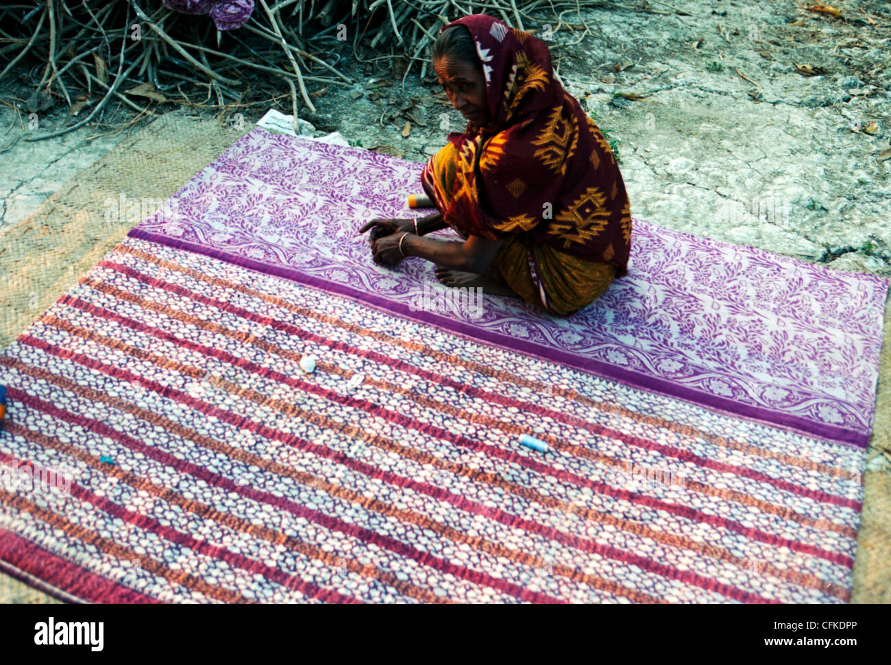 Women making carpet in Bangladesh Stock Photo - Alamy
