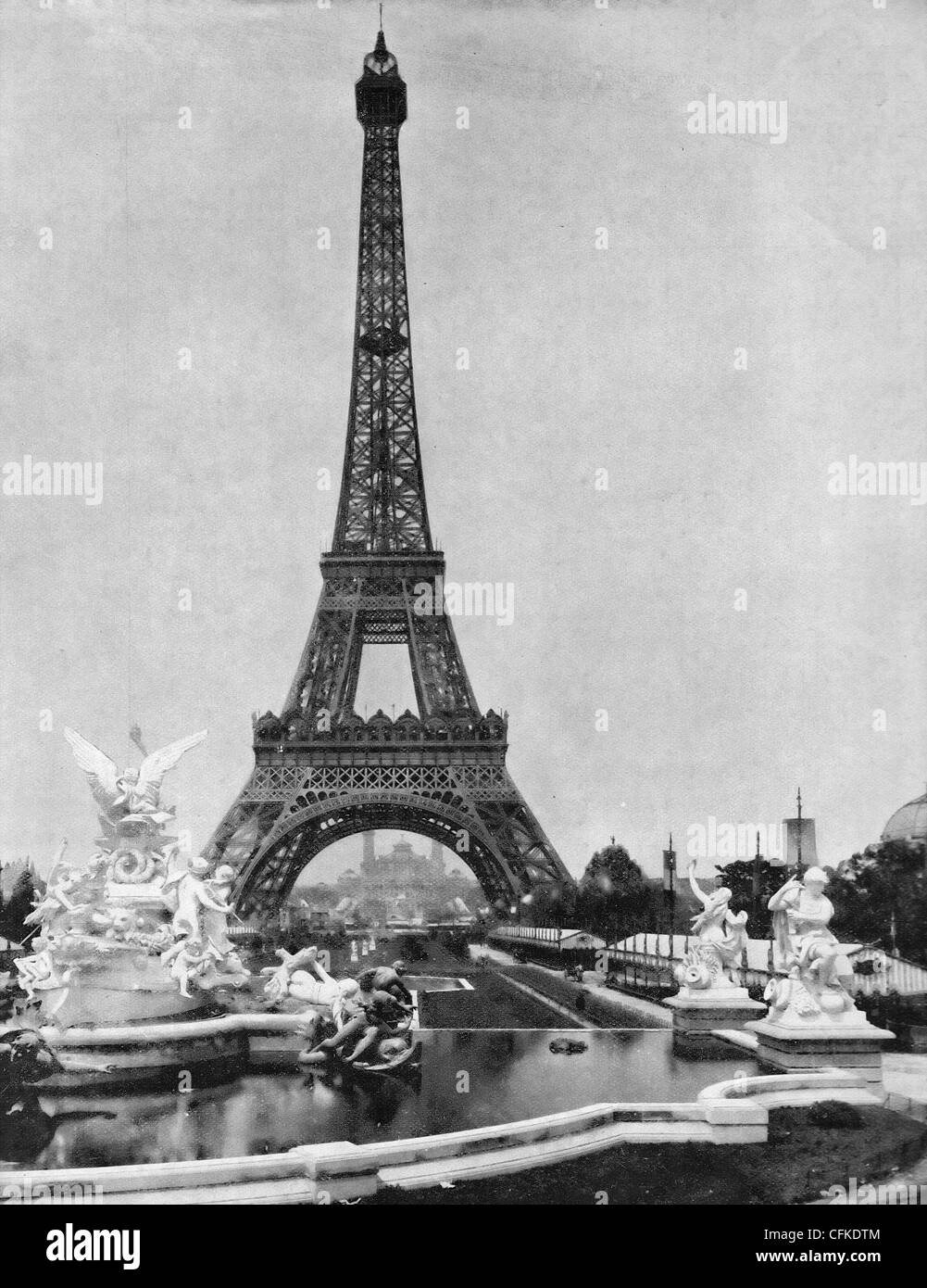 Eiffel tower vintage Black and White Stock Photos & Images - Alamy
