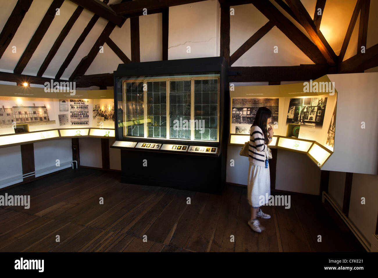 Shakespeare birthplace interior hi-res stock photography and images - Alamy