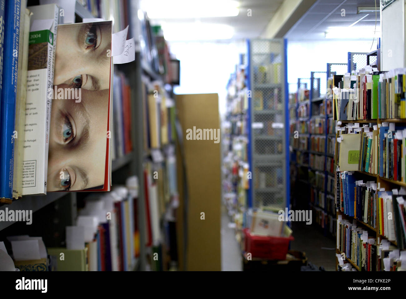 Rare books library shelves hi-res stock photography and images - Alamy