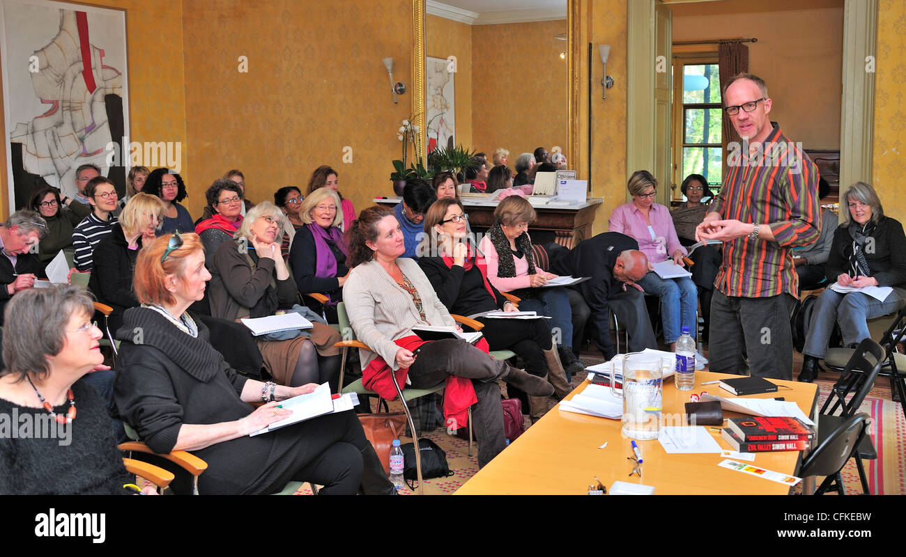 Aspiring writer hi-res stock photography and images - Alamy