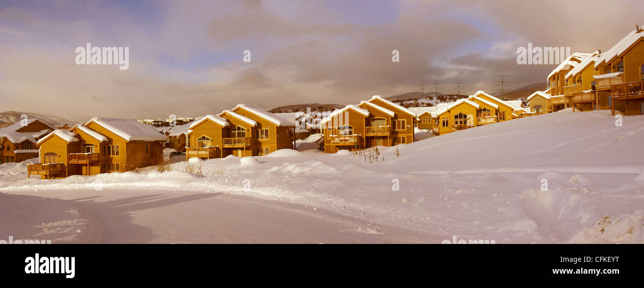 modern homes houses townhouses buildings condos winter rockies colorado ...
