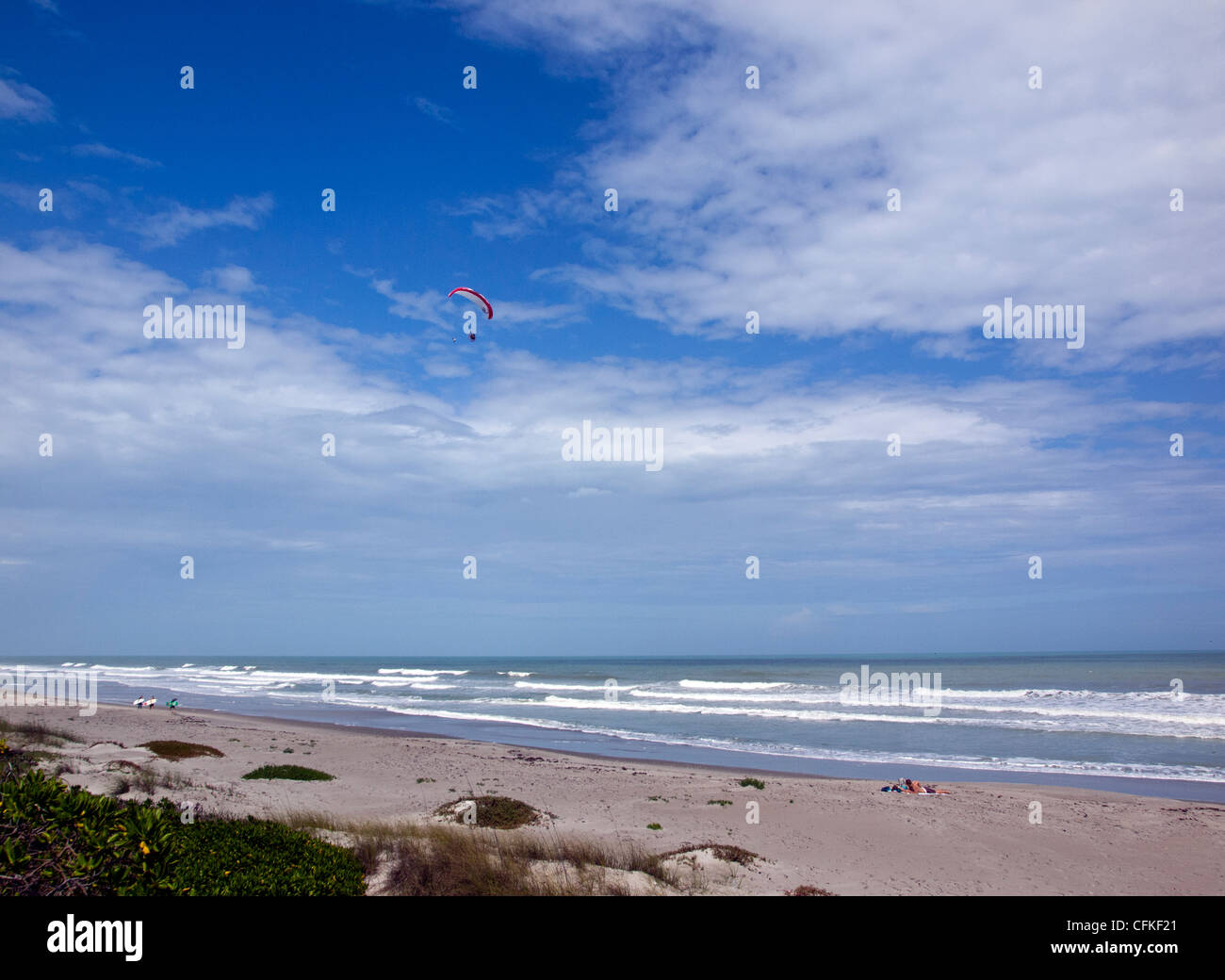 Propeller powered sport aircraft hi-res stock photography and images ...