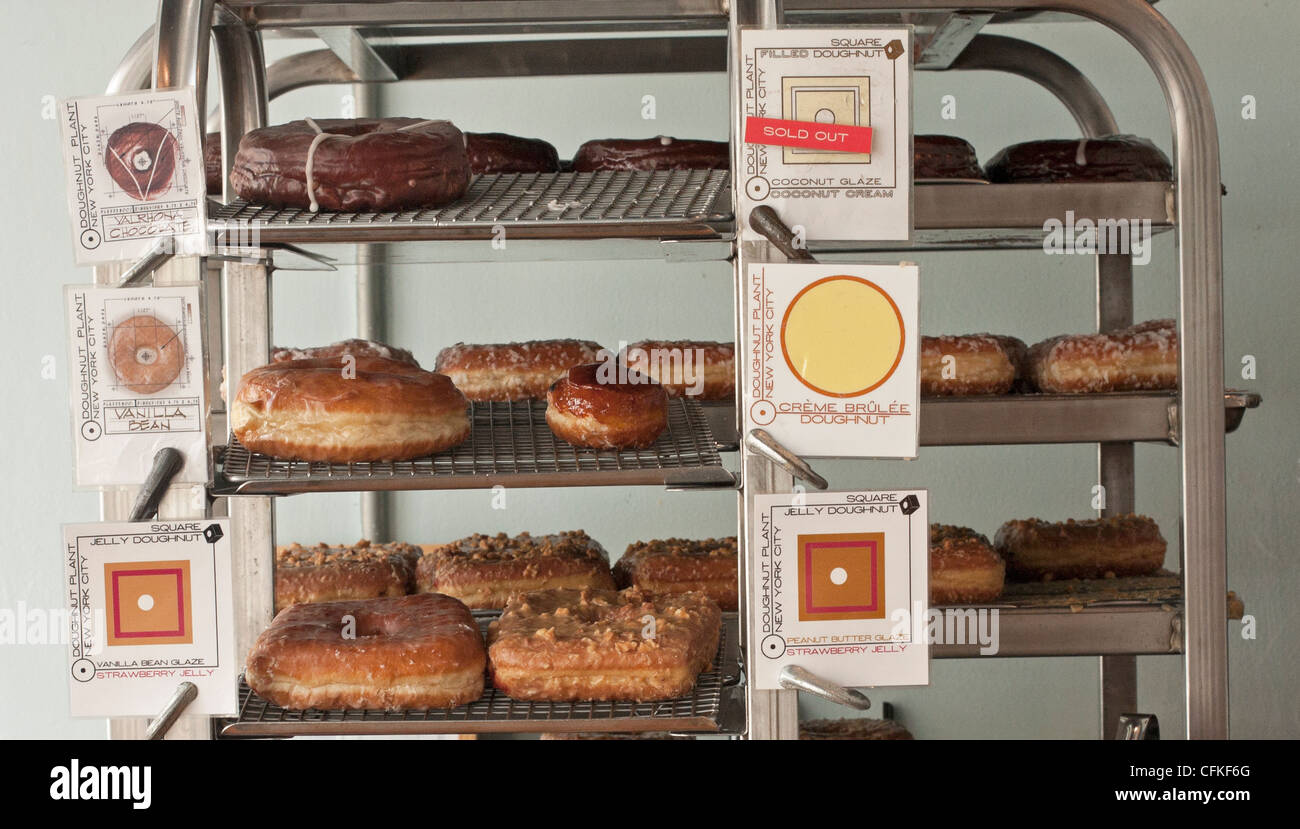 Freshly made doughnuts hi-res stock photography and images - Alamy
