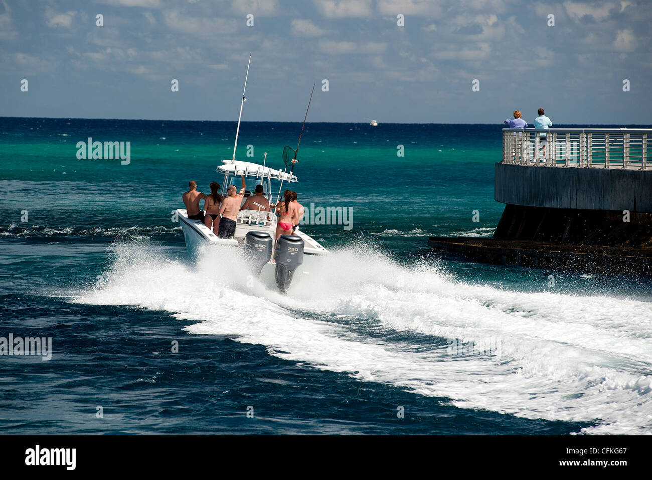 Fast boat ride hi-res stock photography and images - Alamy