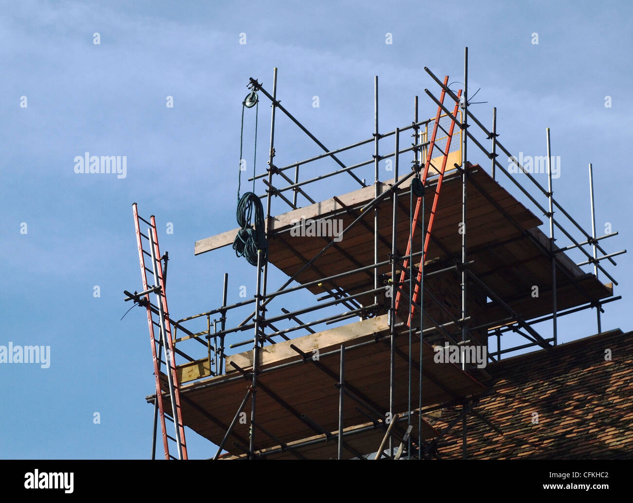 Scaffolding Fixing High Resolution Stock Photography and Images - Alamy