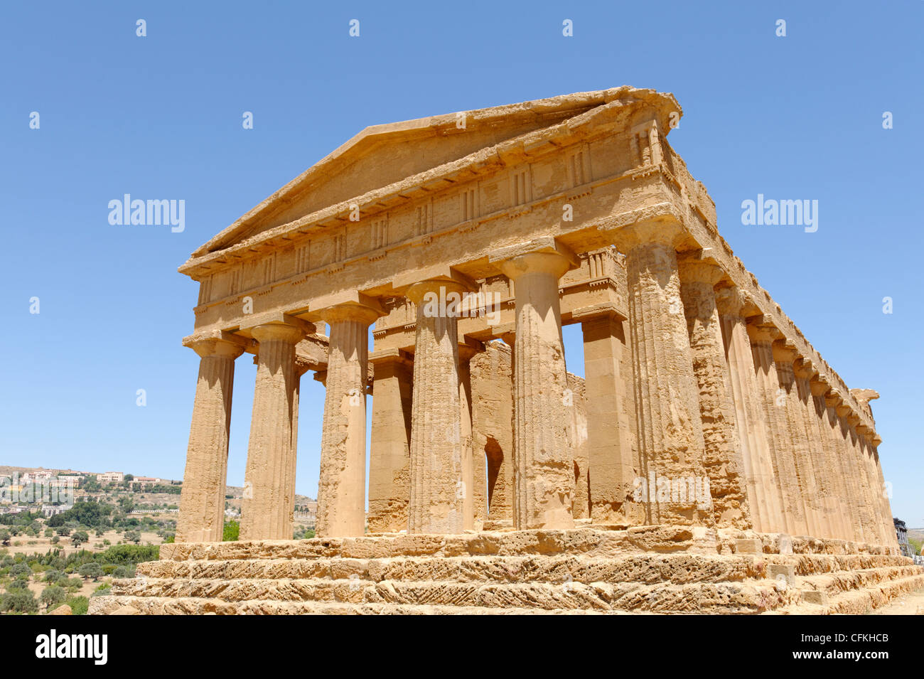 Magnificent doric temples hi-res stock photography and images - Alamy