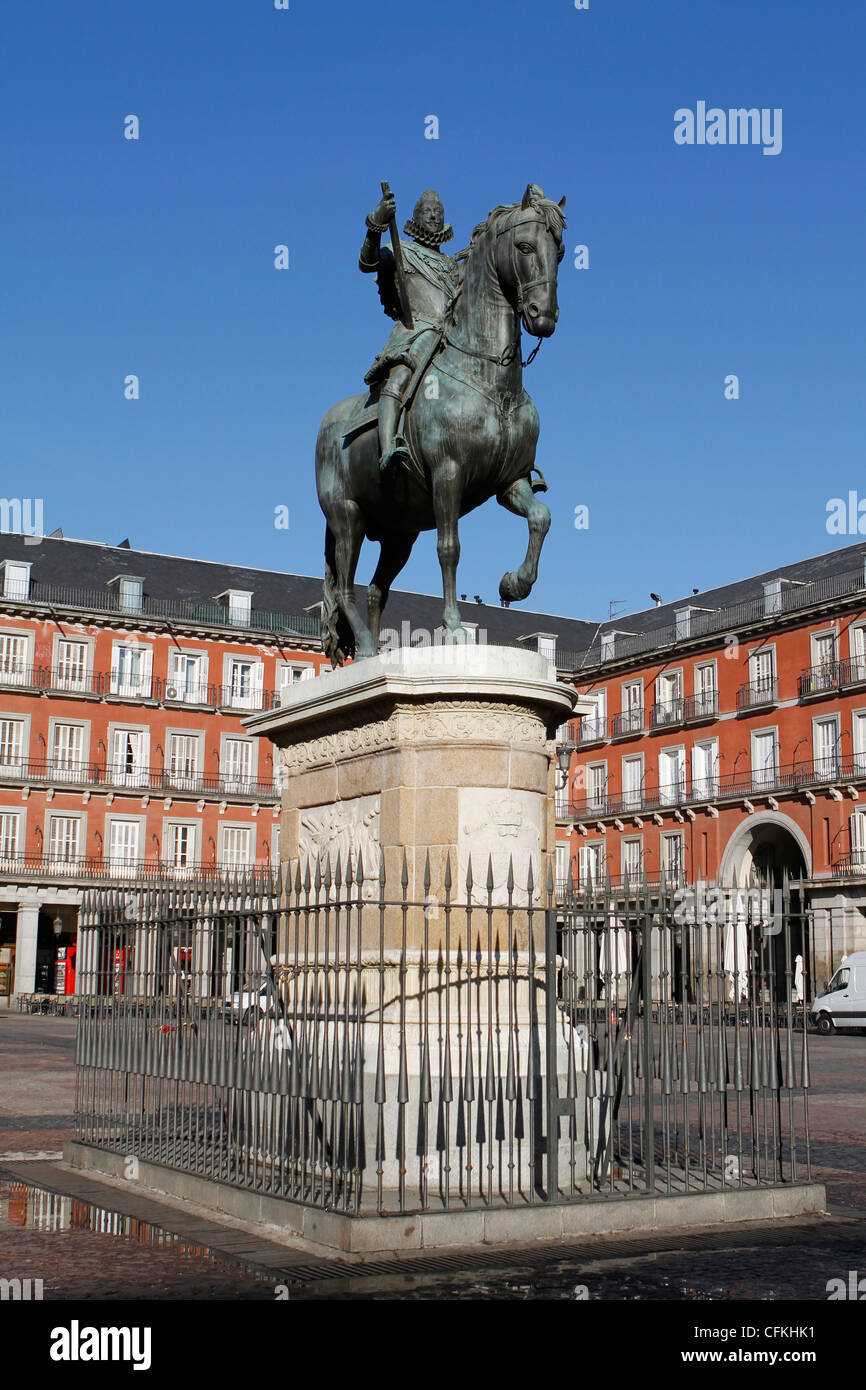 Bronze statue of King Philip III (by sculptor Giambologna) at the ...