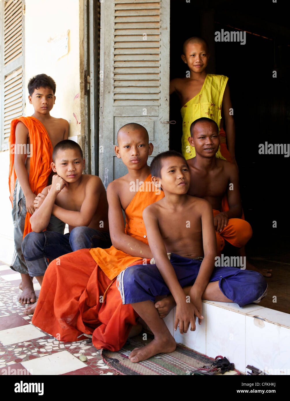 Boy buddhist smile hi-res stock photography and images - Alamy