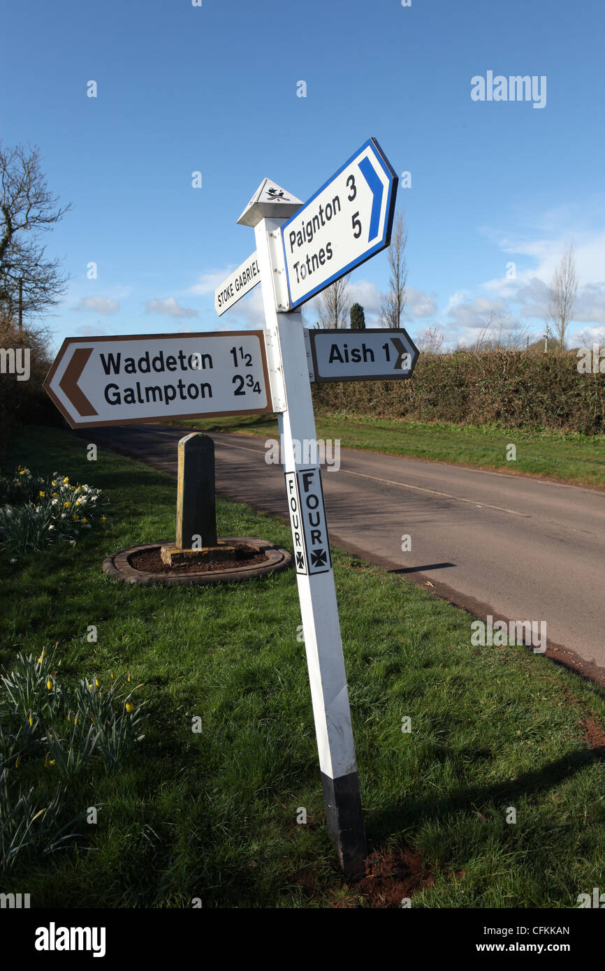 Four cross hi-res stock photography and images - Alamy