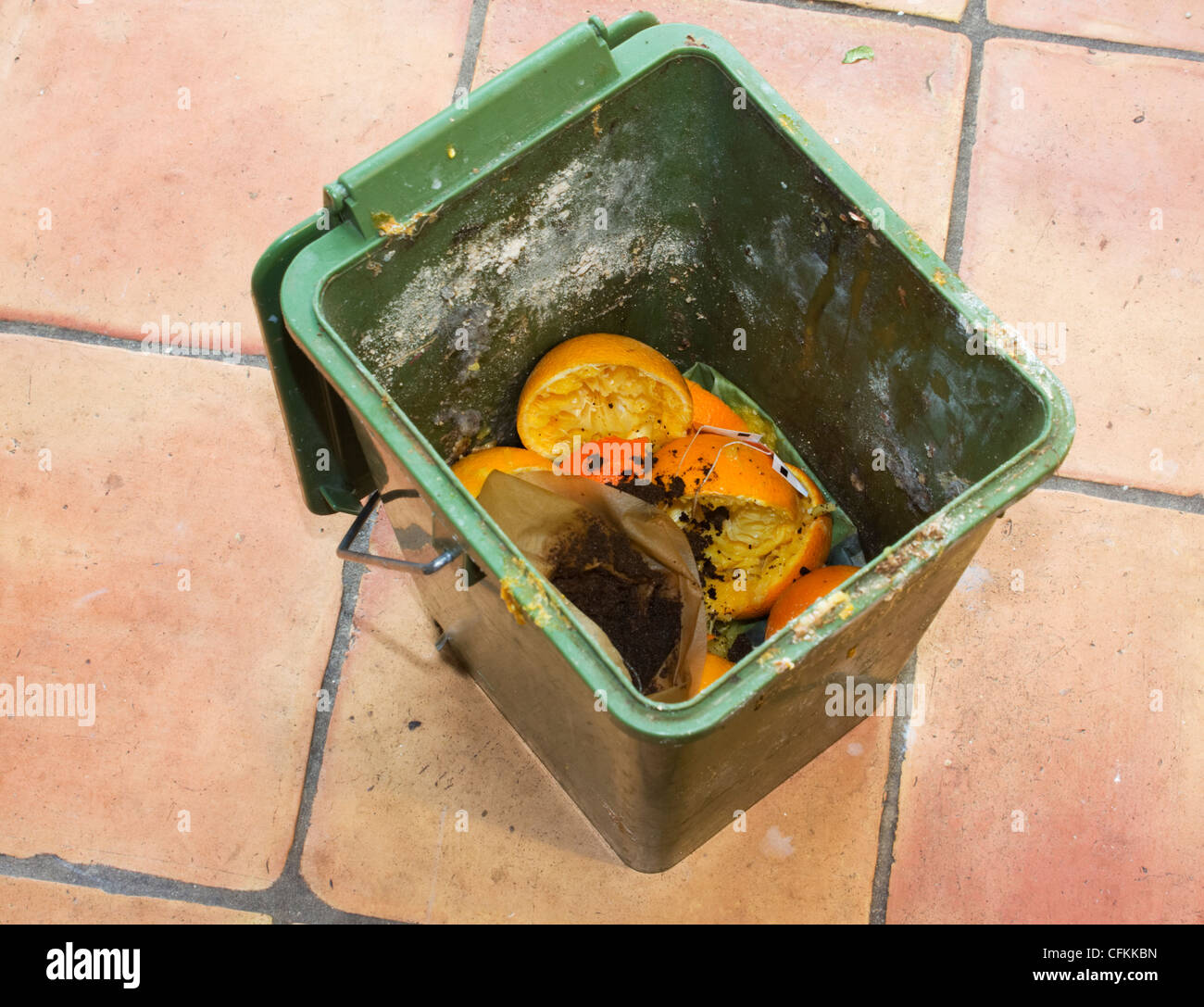 Compost bucket hi-res stock photography and images - Alamy