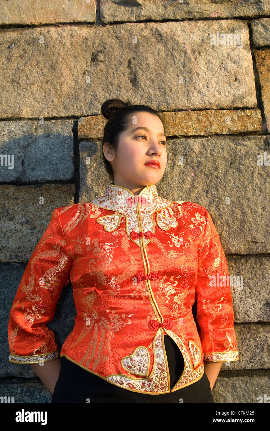 Asian woman wearing traditional Chinese costume Stock Photo - Alamy