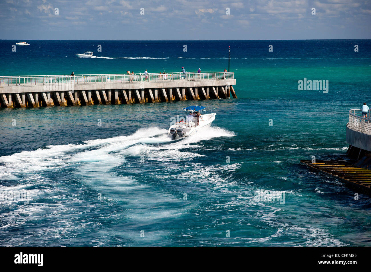 Colorful boating scene hi-res stock photography and images - Alamy