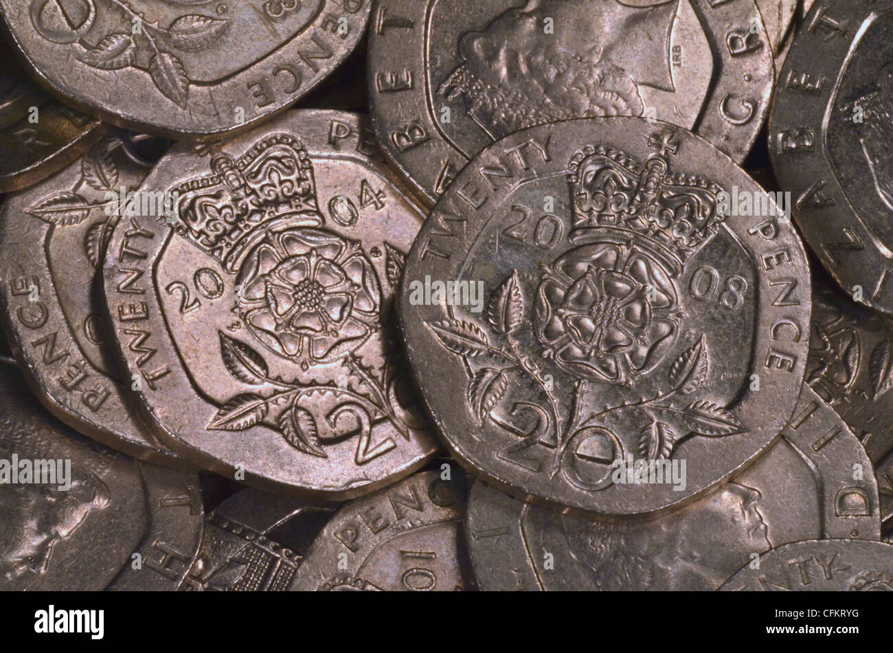 Pile 20p coins uk currency hi-res stock photography and images - Alamy
