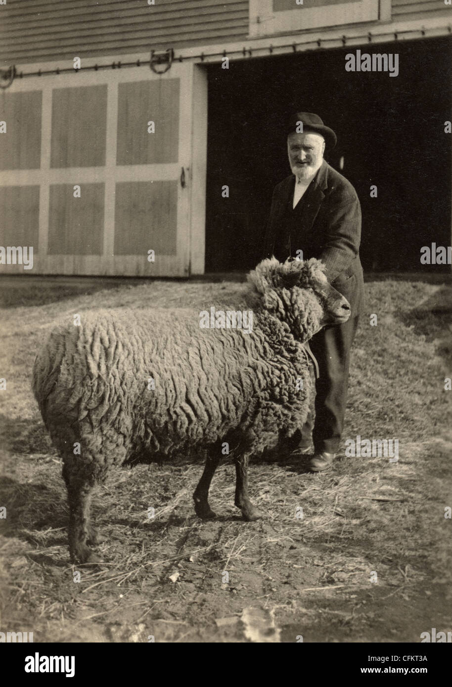 White bearded old man hi-res stock photography and images - Alamy