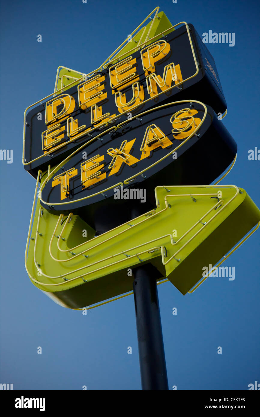 Deep Ellum entertainment district in Dallas, Texas Stock Photo - Alamy