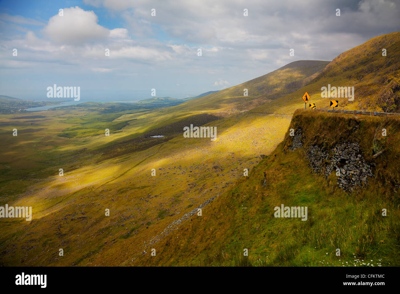 Landscape at Connor pass in Dingle Peninsula, Ireland Stock Photo - Alamy