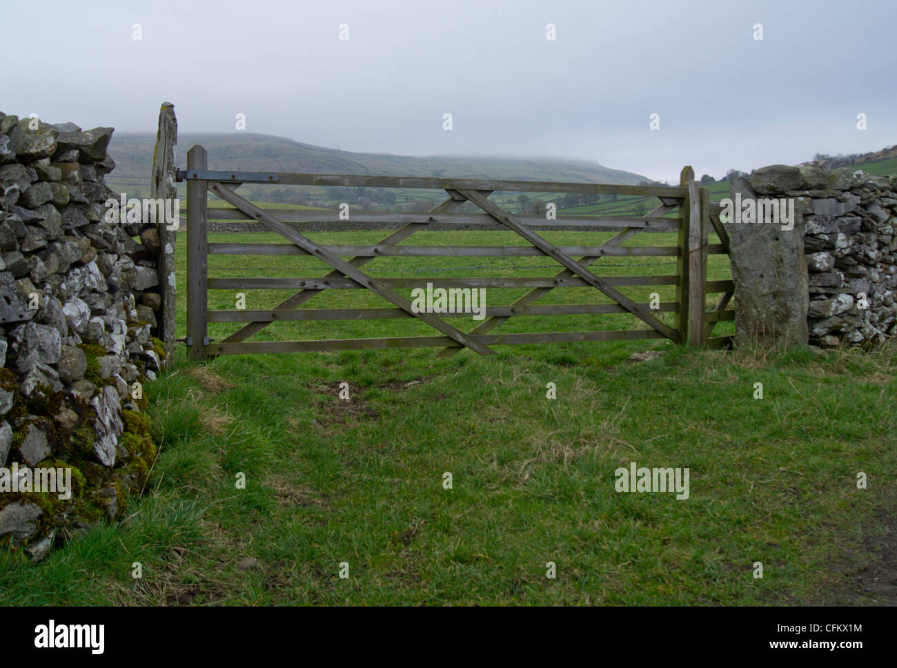 Closed farm gate Stock Photo - Alamy